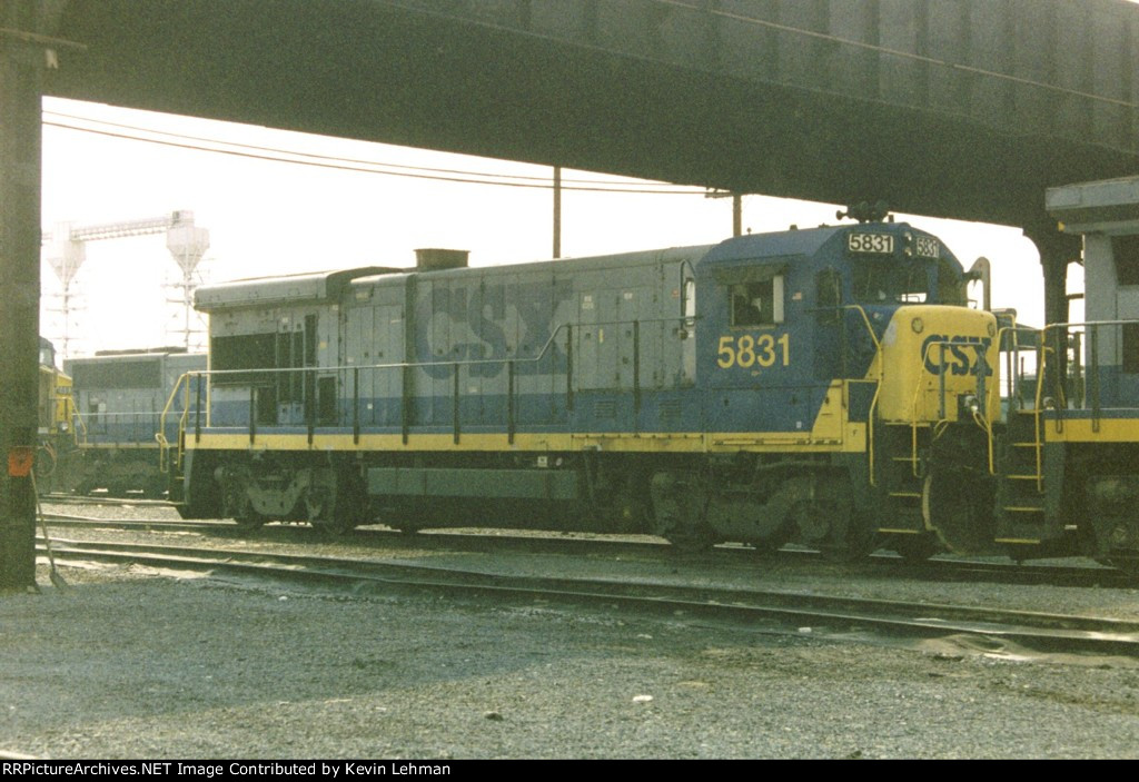 CSX 5831 at Selkirk yard